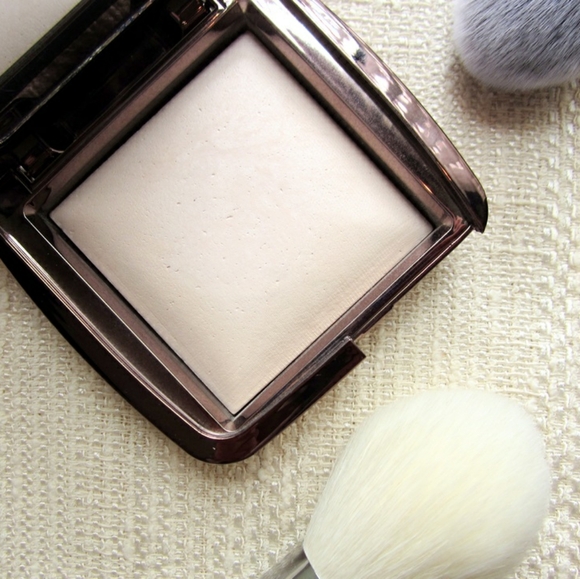 Hourglass | Makeup | Face Needbnib Hourglass Fullsize Ethereal Light ...